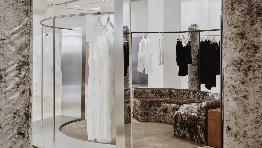 Корнер бренда You Wanna в универмаге «Цветной»: проект Sinitsa Buro